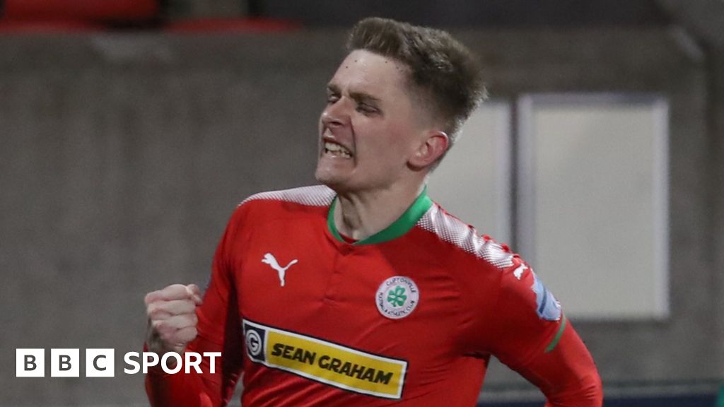 Last-gasp Ryan Curran penalty gives Cliftonville 2-1 win over Dungannon ...