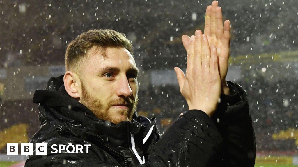 Louis Moult: Striker returns to Motherwell on loan from Burton Albion ...