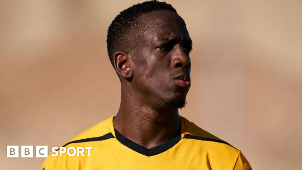 Wolves: Strike pair defend Boly over desire to push Forest move - BBC Sport