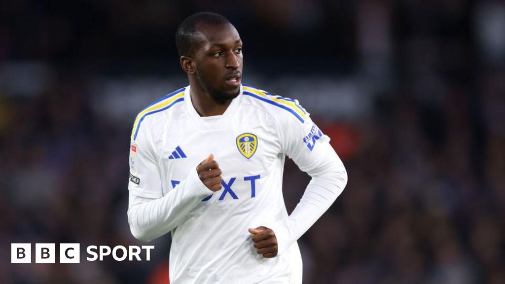 Leeds United transfer news: Glen Kamara signs for Rennes - BBC Sport