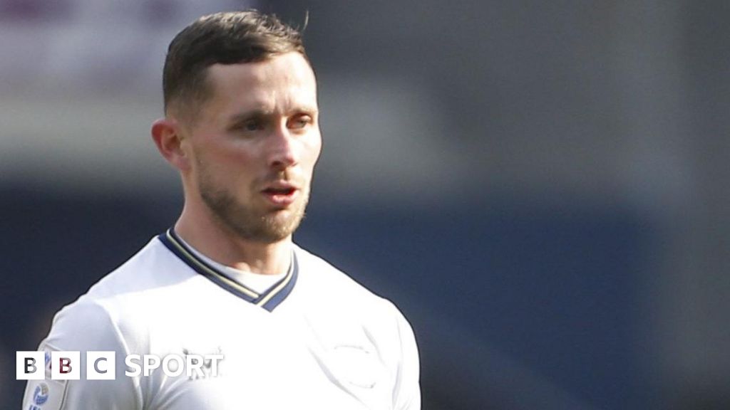 Alan Browne: Sunderland sign ex-Preston captain on three-year deal ...