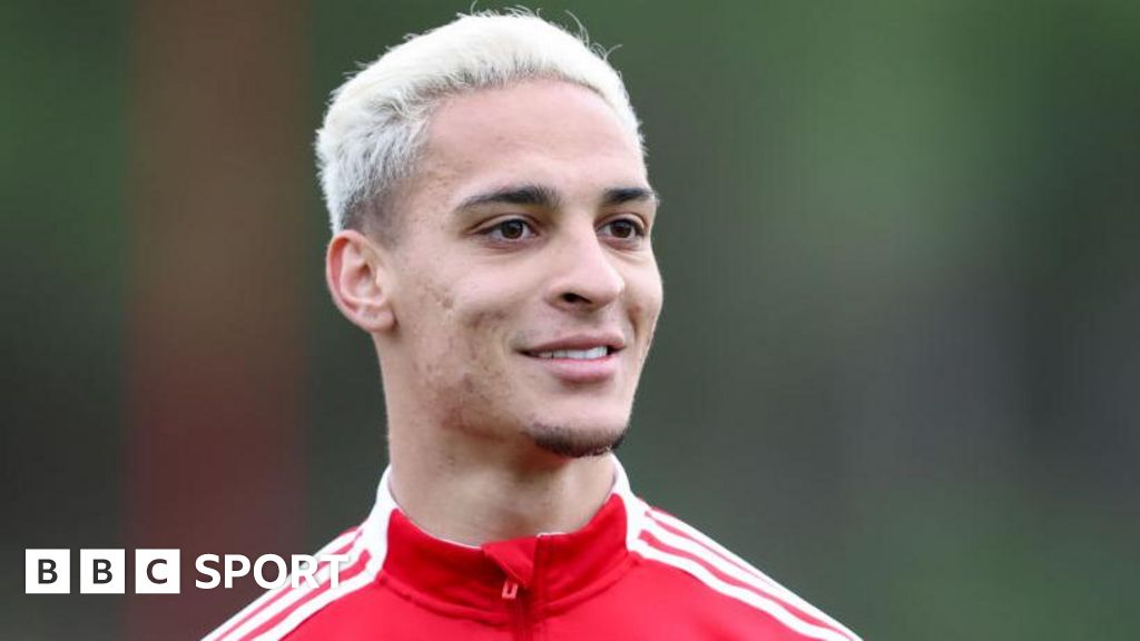 Antony to United 'has got legs' - BBC Sport