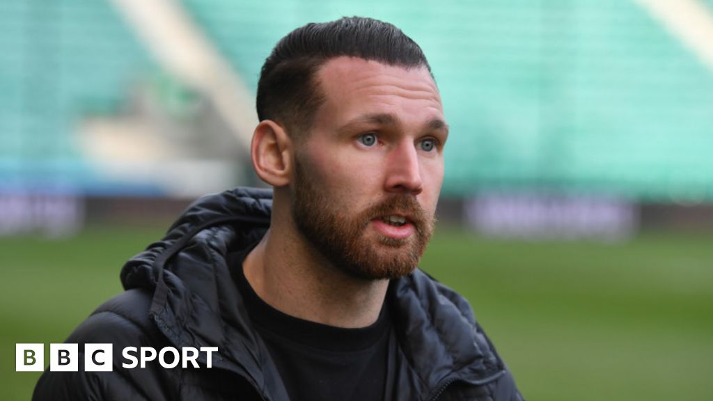 Boyle returns for Hibs in Blackpool - BBC Sport