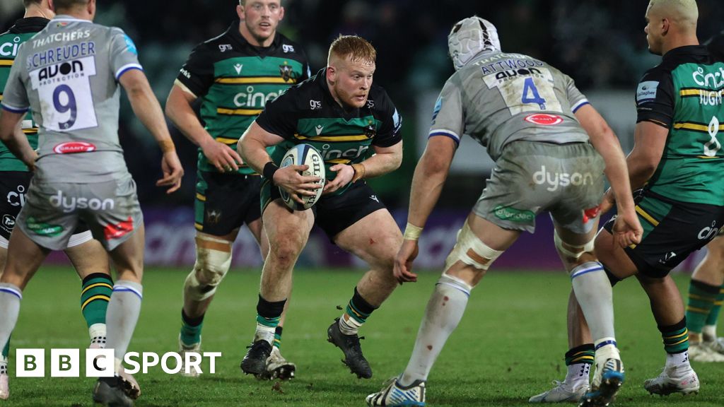 Robbie Smith signs new Northampton contract - BBC Sport