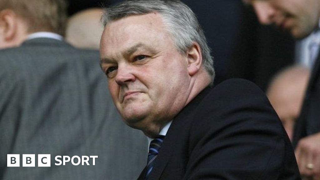 Phil Gartside: Bolton chairman dies of cancer aged 63 - BBC Sport