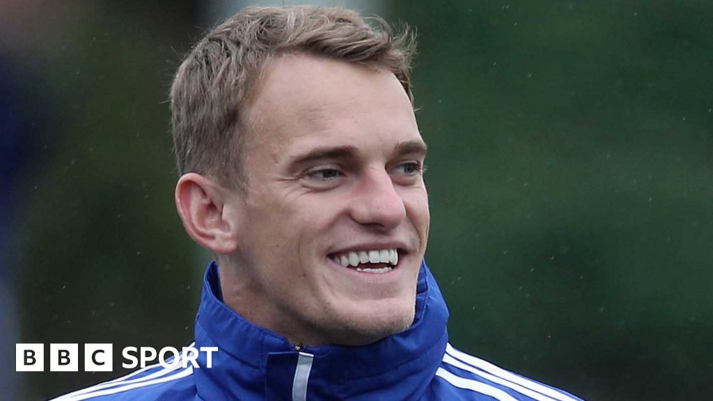 Ex-Rangers man Dean Shiels signs for Dundalk - BBC Sport