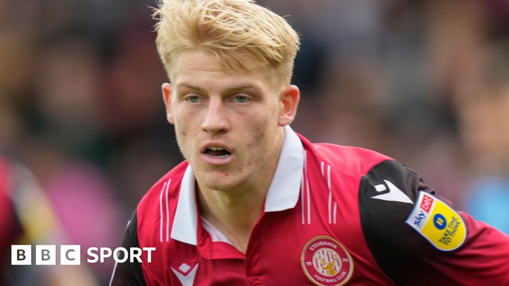 Saxon Earley: Plymouth Argyle sign Norwich City left-back for ...