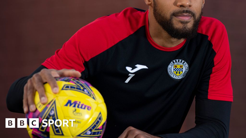 Ayunga commits to Saints until 2025 - BBC Sport