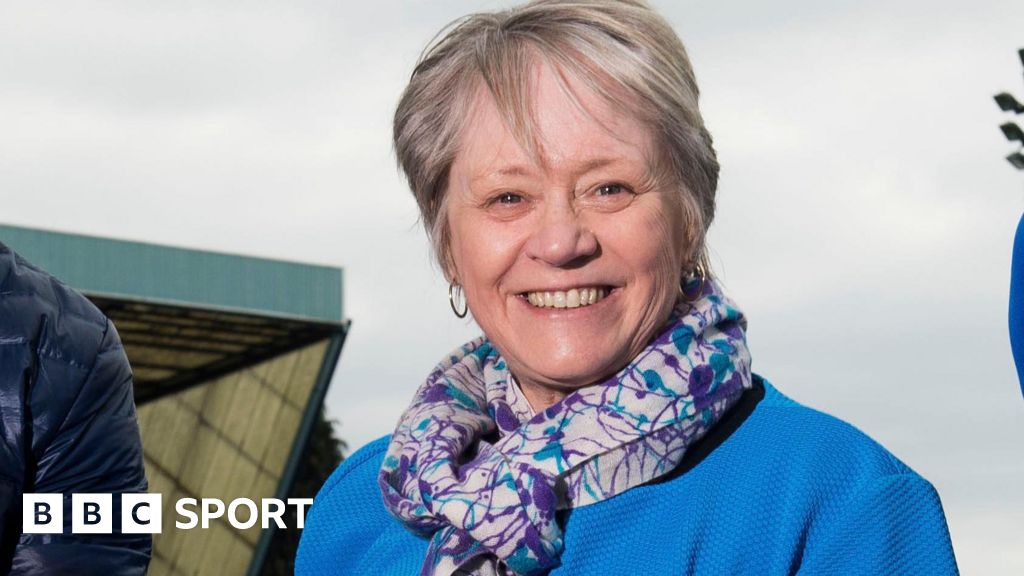 Cathy Jamieson to remain on Kilmarnock board - BBC Sport