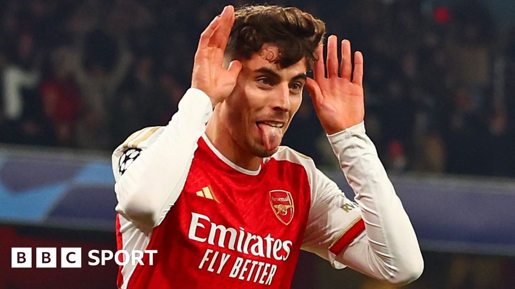 Arsenal 6-0 Lens: Gunners win Champions League group with first-half rout - BBC Sport