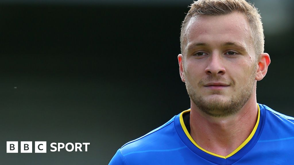 Dean Parrett: Stevenage sign midfielder from Gillingham - BBC Sport