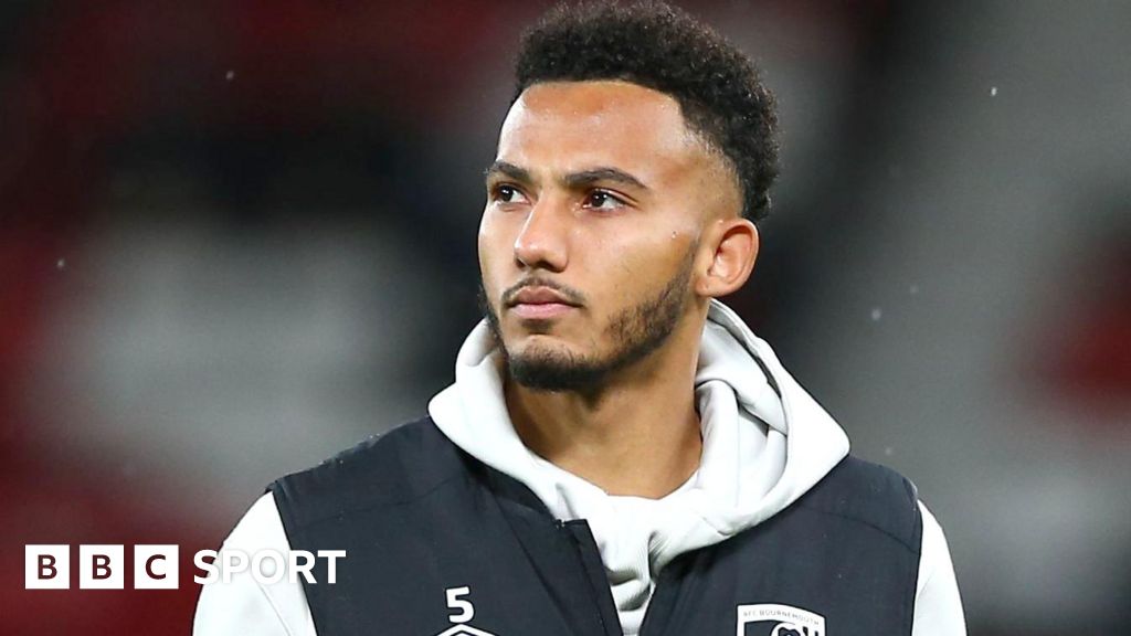 Bournemouth: 'I think the world of him' - O'Neil backs Kelly - BBC Sport