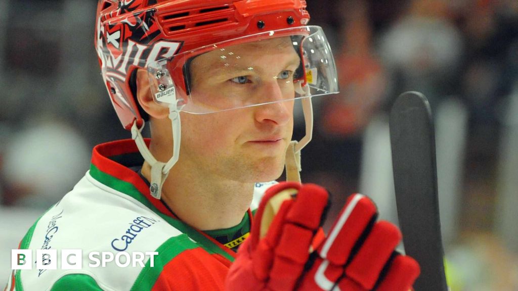 Mark Richardson: Cardiff Devils stalwart signs new contract - BBC Sport