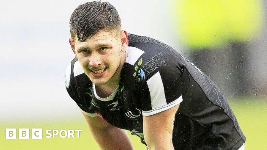 Brad Walker: Wakefield Trinity sign Widnes Vikings loose forward - BBC ...