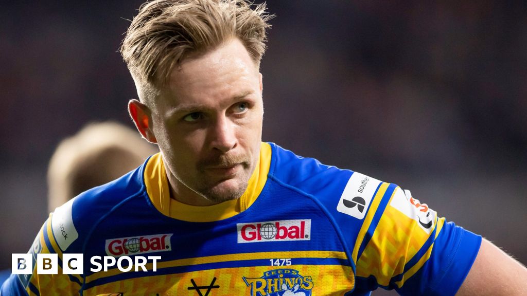 Blake Austin: Leeds Rhinos half-back extends contract to 2023 - BBC Sport