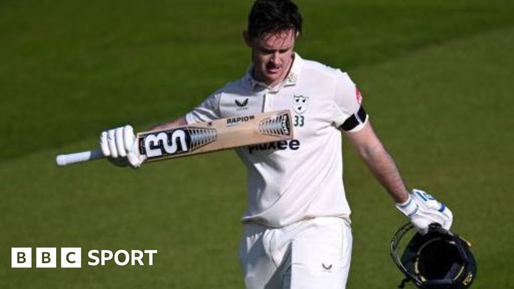 Kent-Worcestershire: Roderick ton helps Pears remember Josh Baker - BBC ...