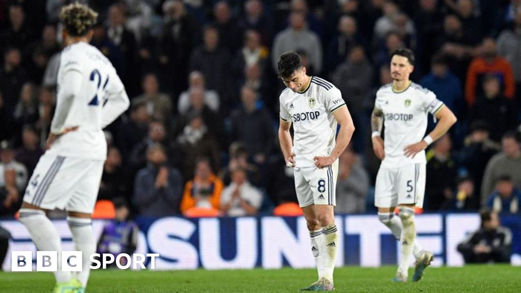 Leeds United 'in freefall' in Premier League relegation battle - BBC Sport