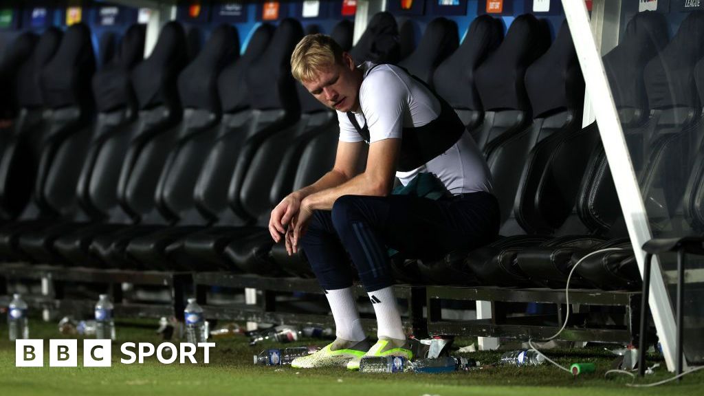 Arsenal: Losing Arsenal number one spot 'difficult' - Ramsdale - BBC Sport