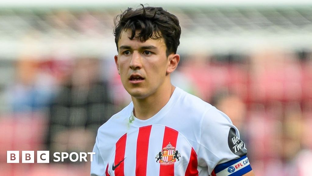 Luke O'Nien: Sunderland captain signs three-year contract - BBC Sport