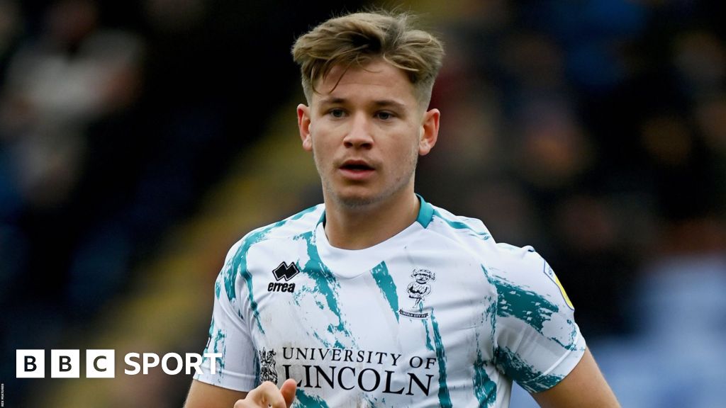 Max Sanders: Leyton Orient sign midfielder after Lincoln City exit ...