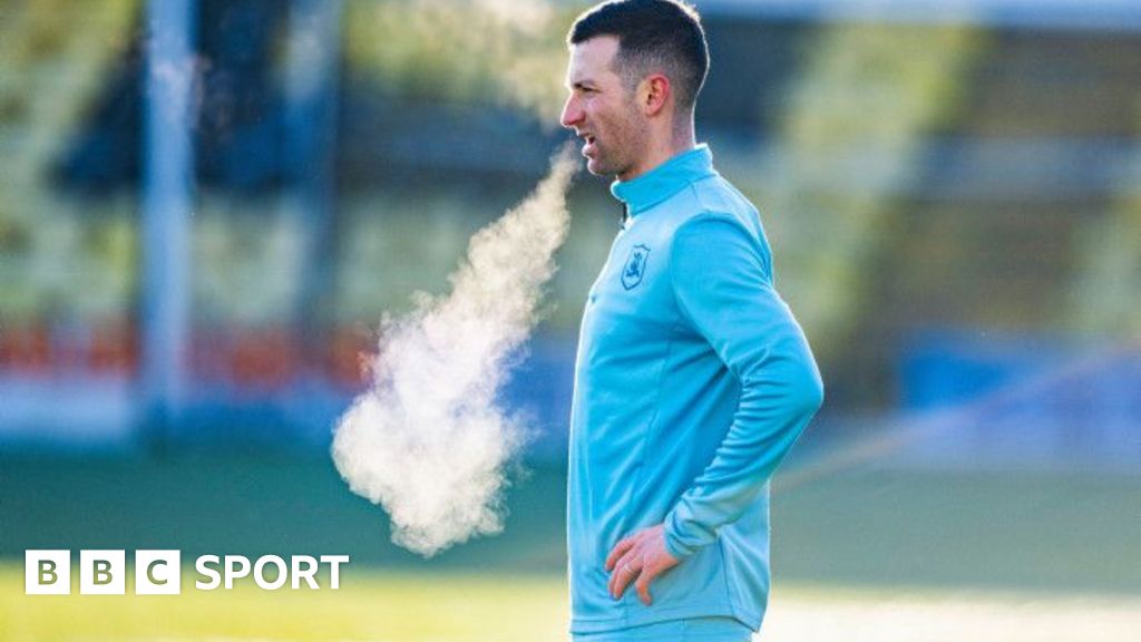 County game gives chance 'to turn season' - Holt - BBC Sport