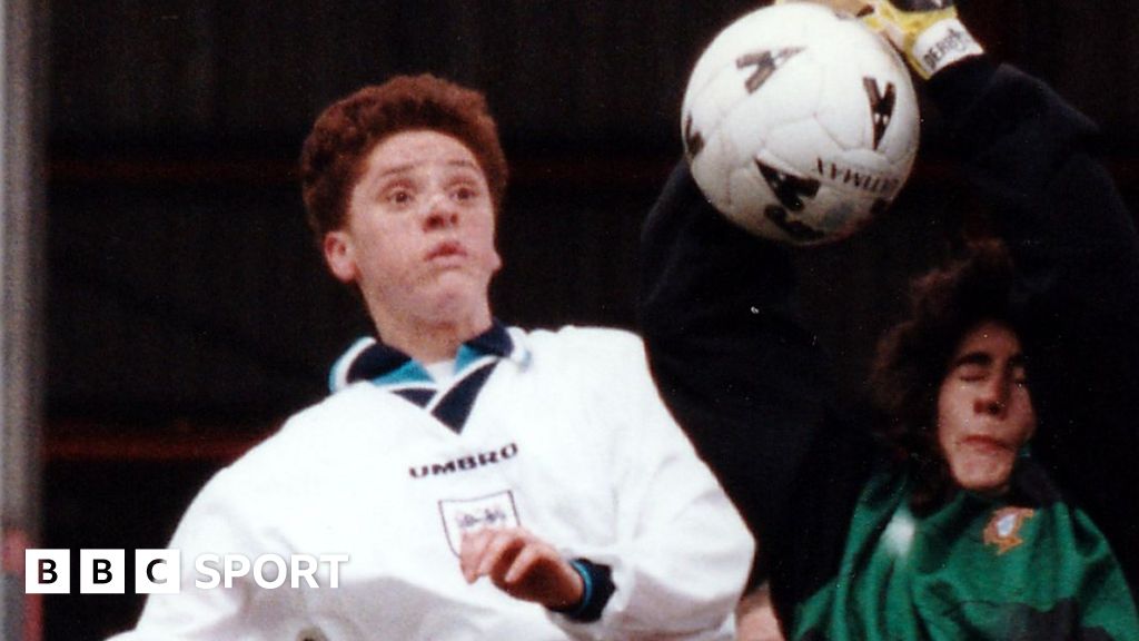 Football Black List: Former England player Kerry Davis honoured - BBC Sport