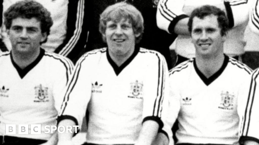 Eric Prescott: Ex-St Helens and Salford forward dies aged 75 - BBC Sport