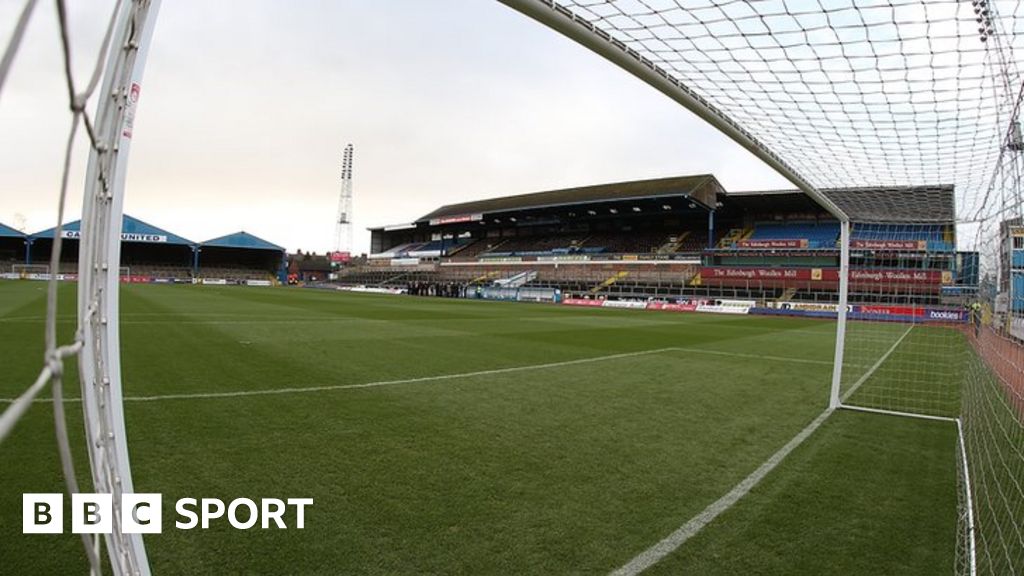 Andrew Lapping critical of Carlisle United statement claims - BBC Sport