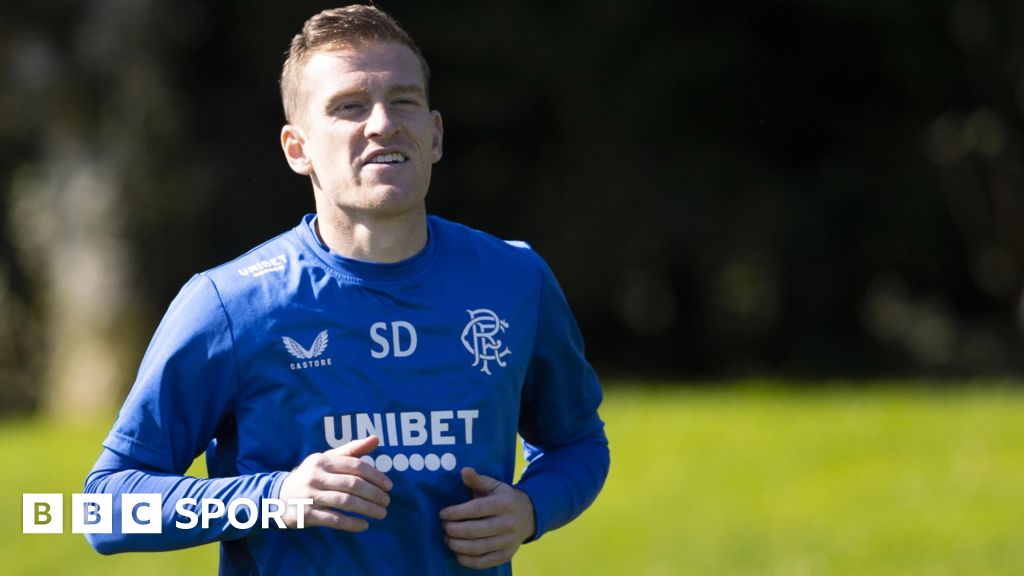 R﻿angers' Steven Davis to 'reflect' on international career - BBC Sport