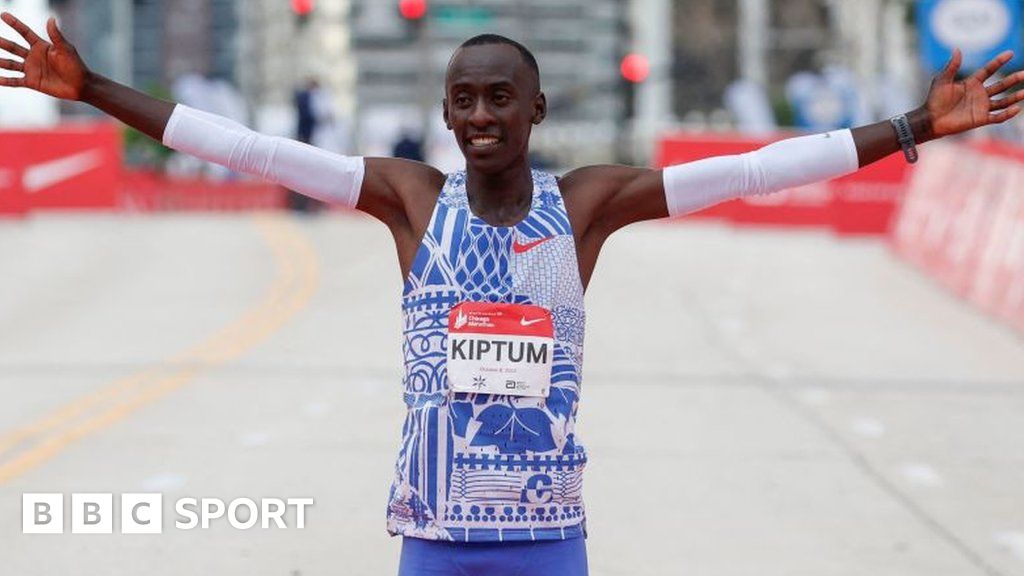 Kelvin Kiptum shatters world marathon record in Chicago - BBC Sport