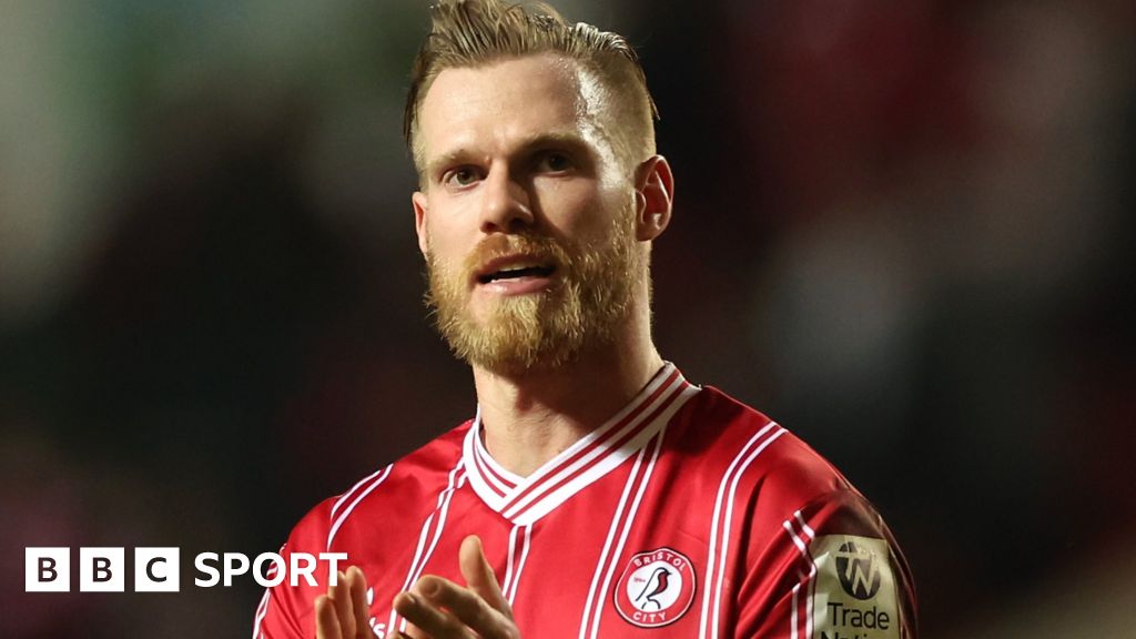 Tomas Kalas: Defender leaves Bristol City for FC Schalke 04 - BBC Sport