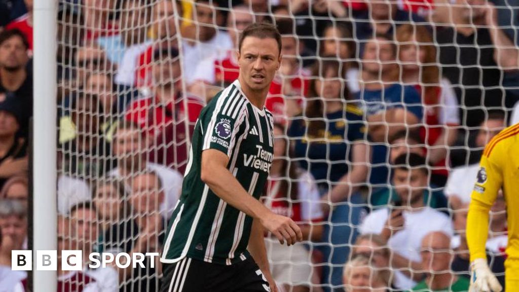 Manchester United: Jonny Evans 'return is hard to put into words' - BBC ...