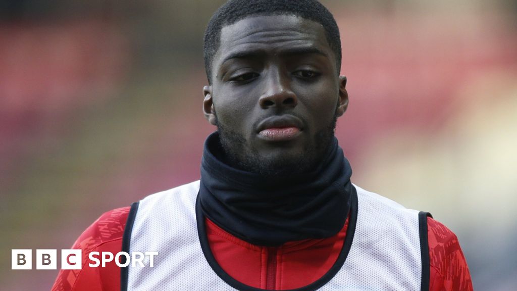 Mustapha Olagunju & Jeremy Kelly: Crawley sign Huddersfield defender on ...