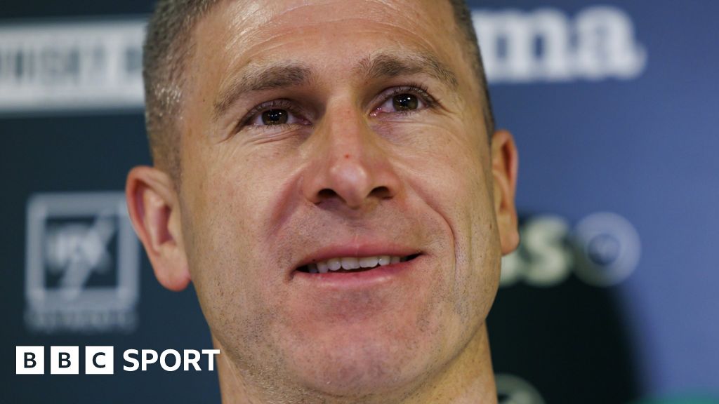 Nick Montgomery: Hibs manager confident he will remain in charge - BBC ...