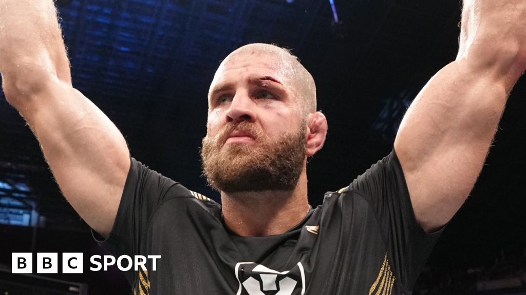 UFC 275: Jiri Prochazka produces last-gasp submission to claim light ...