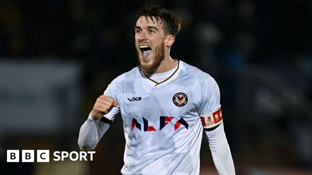 Ryan Delaney joins Swindon Town from Newport County - BBC Sport