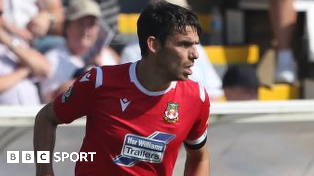 Shaun Pearson: Wrexham captain to have foot surgery - BBC Sport