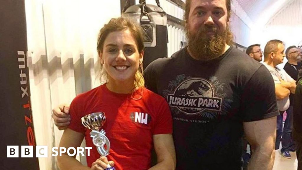 Powerlifter Emily Lloyd Whittington eyes world title - BBC Sport