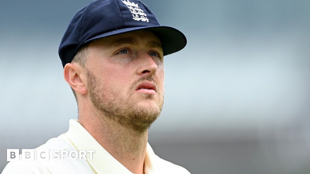 Ollie Robinson: England bowler suspended for historical tweets - BBC Sport