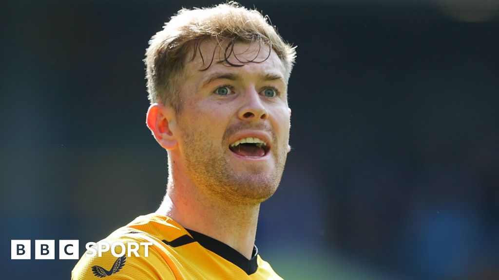 Nathan Collins: Brentford complete £23m deal for Wolverhampton Wanderers defender - BBC Sport