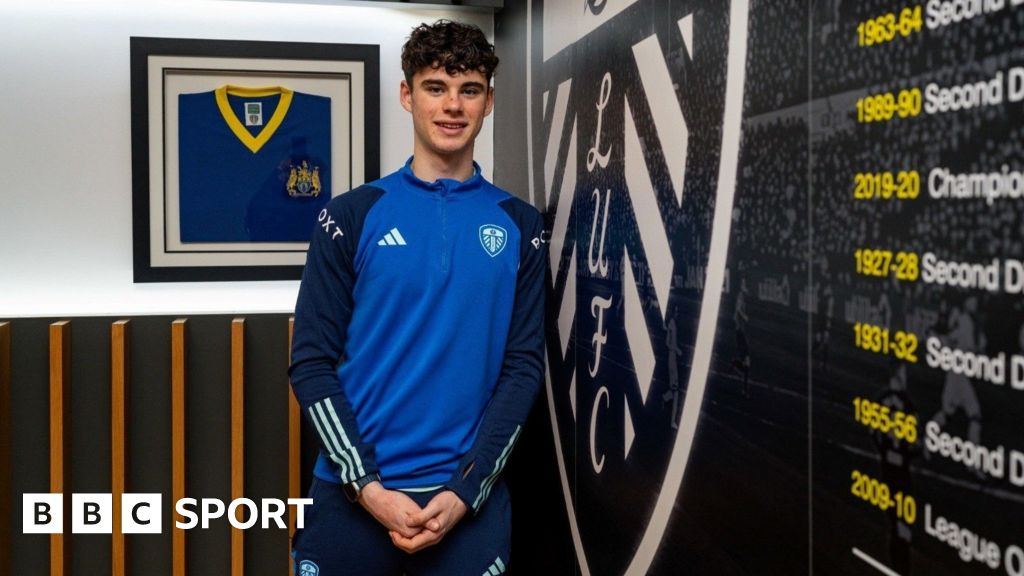 Leeds United: Archie Gray signs new deal - BBC Sport