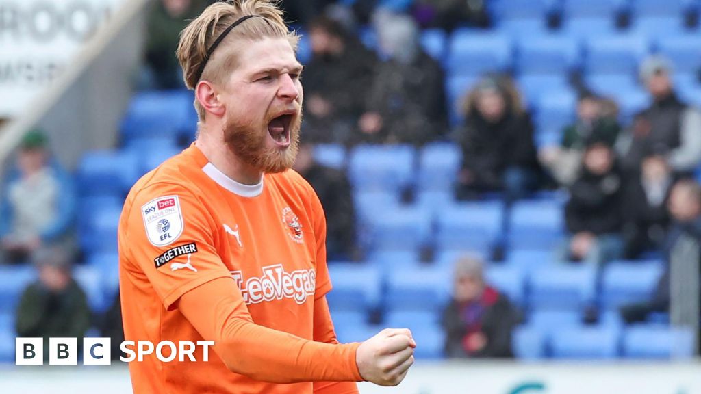 Hayden Coulson & Zac Ashworth: Blackpool sign duo - BBC Sport