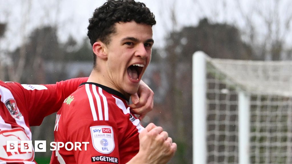 Sonny Cox: Exeter City striker hailed after double in Bolton draw - BBC Sport