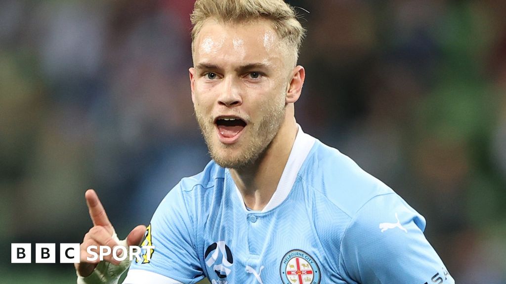 Hearts: Defender Nathaniel Atkinson signs from Melbourne City - BBC Sport