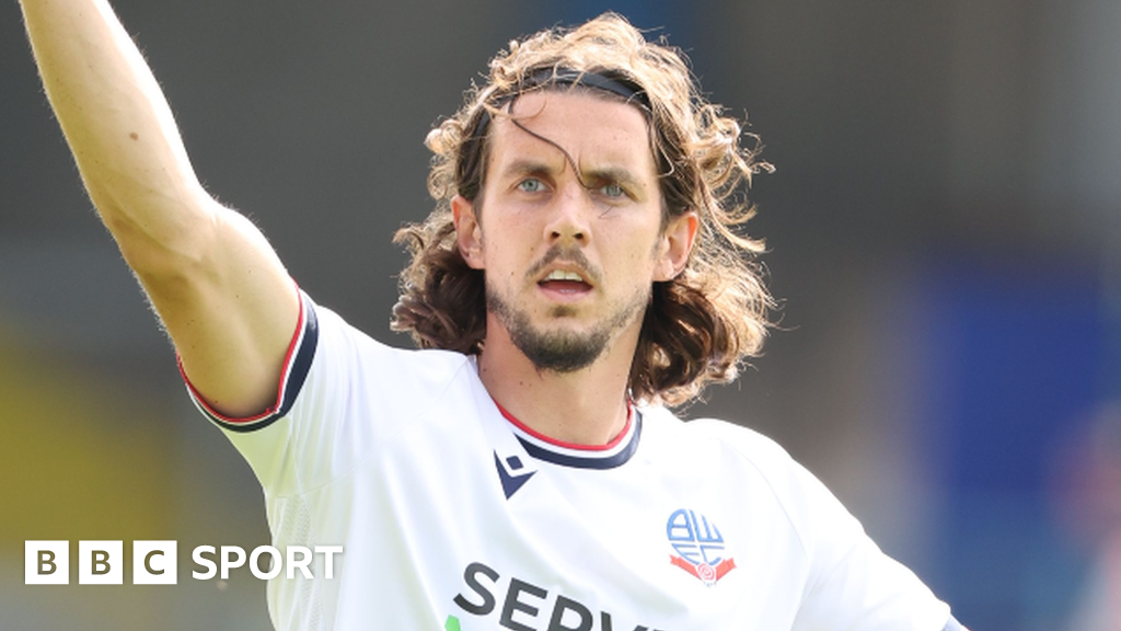 MJ Williams: Milton Keynes Dons sign Bolton Wanderers midfielder - BBC ...