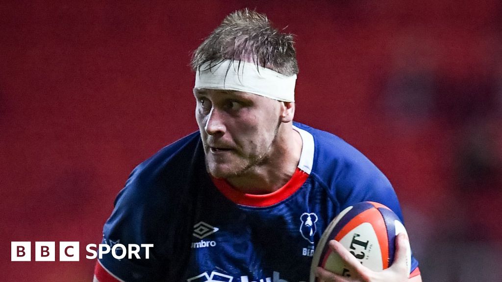 Joe Batley: Forward signs three-year extension to stay at Bristol - BBC ...