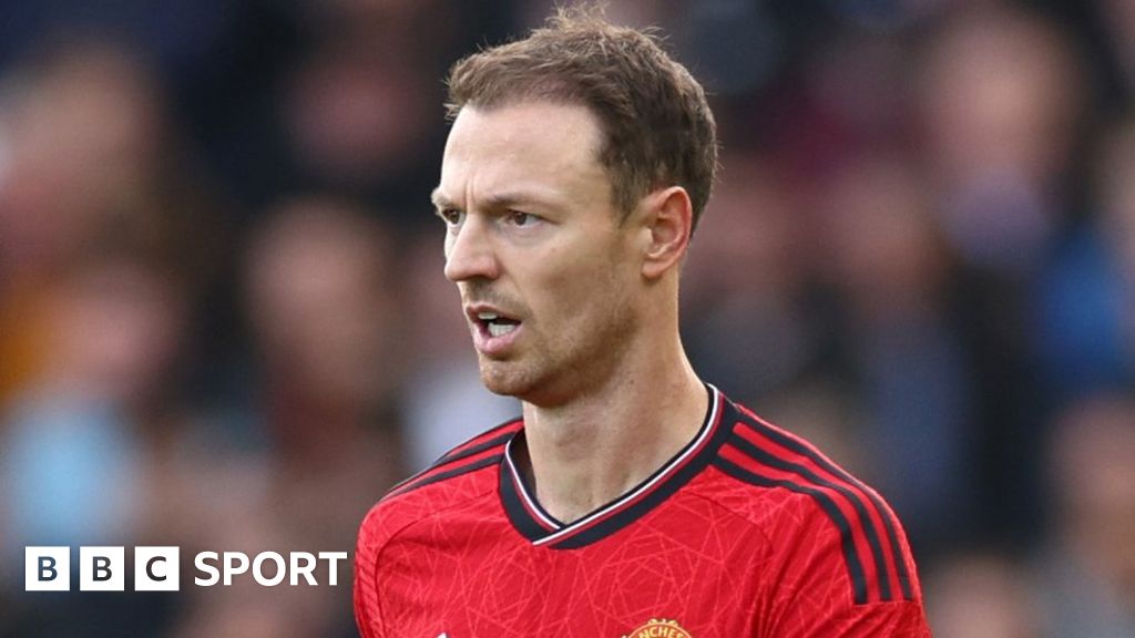 Jonny Evans: Manchester United defender set to miss Northern Ireland qualifiers - BBC Sport