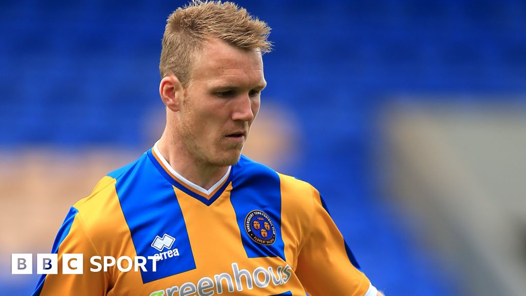 Mark Ellis: Carlisle sign Shrewsbury defender on loan - BBC Sport