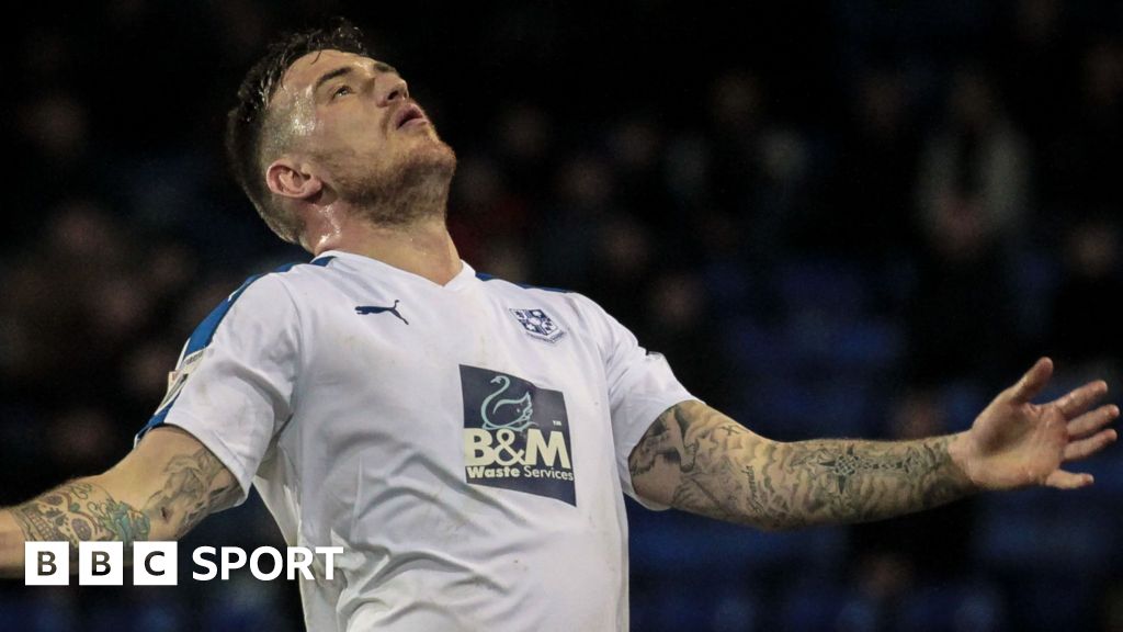 Wrexham 2-2 Tranmere Rovers - BBC Sport