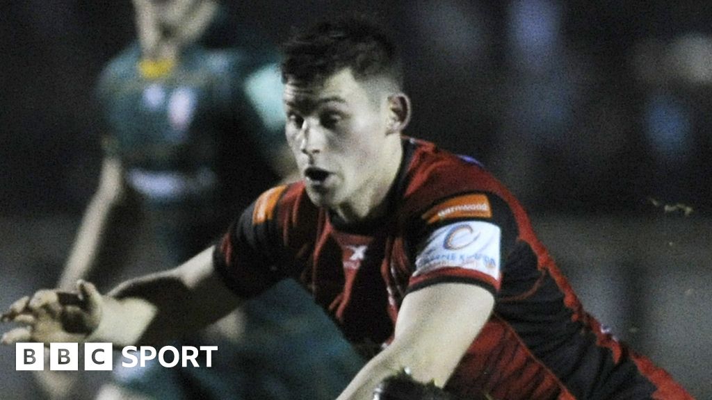 Sam Leeming: Jersey Reds fly-half targeting 2021-22 season after cancer treatment - BBC Sport